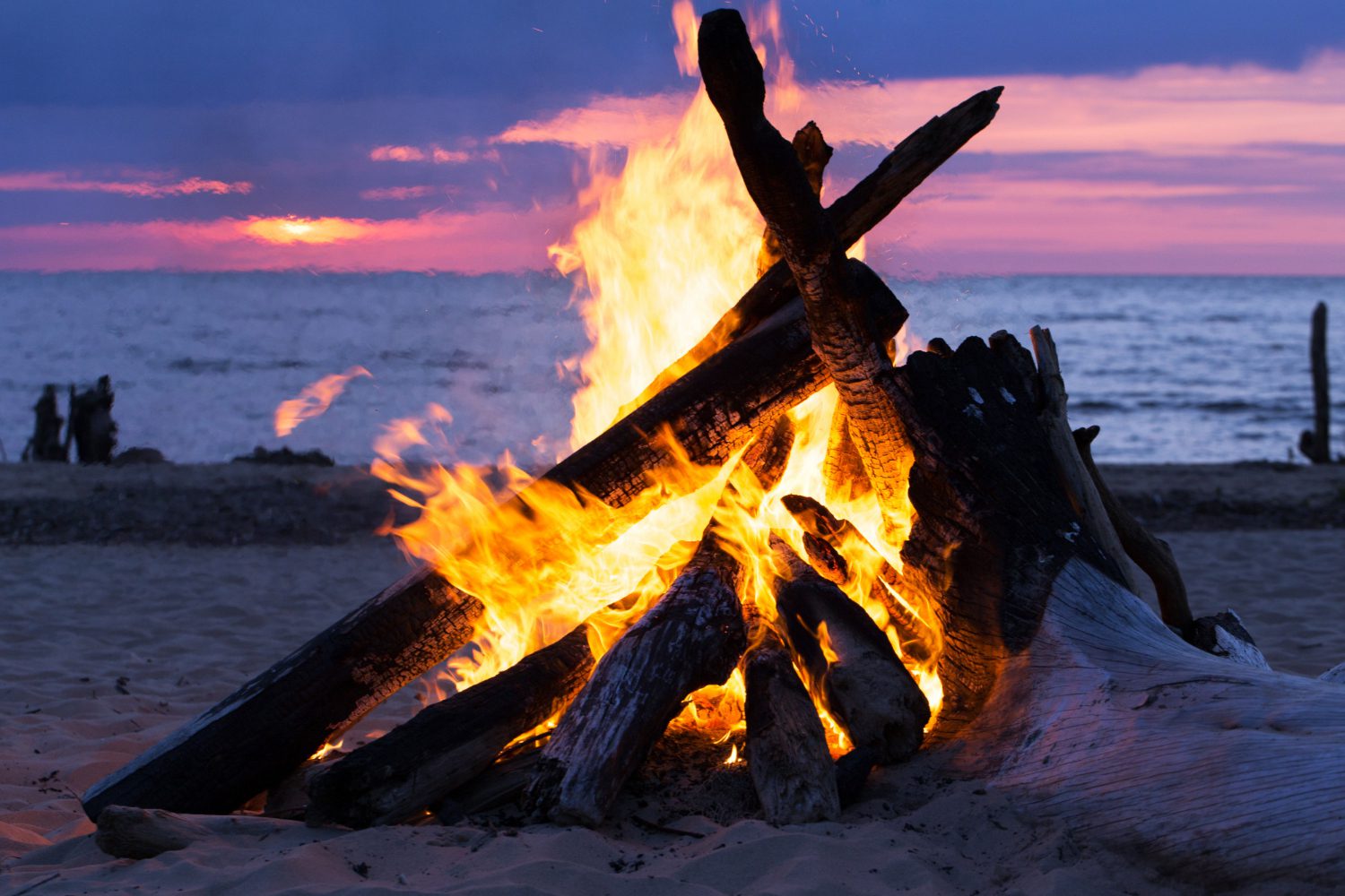 Eco-Friendly Campfire: 10 Ways to Enjoy Campfires Safely
