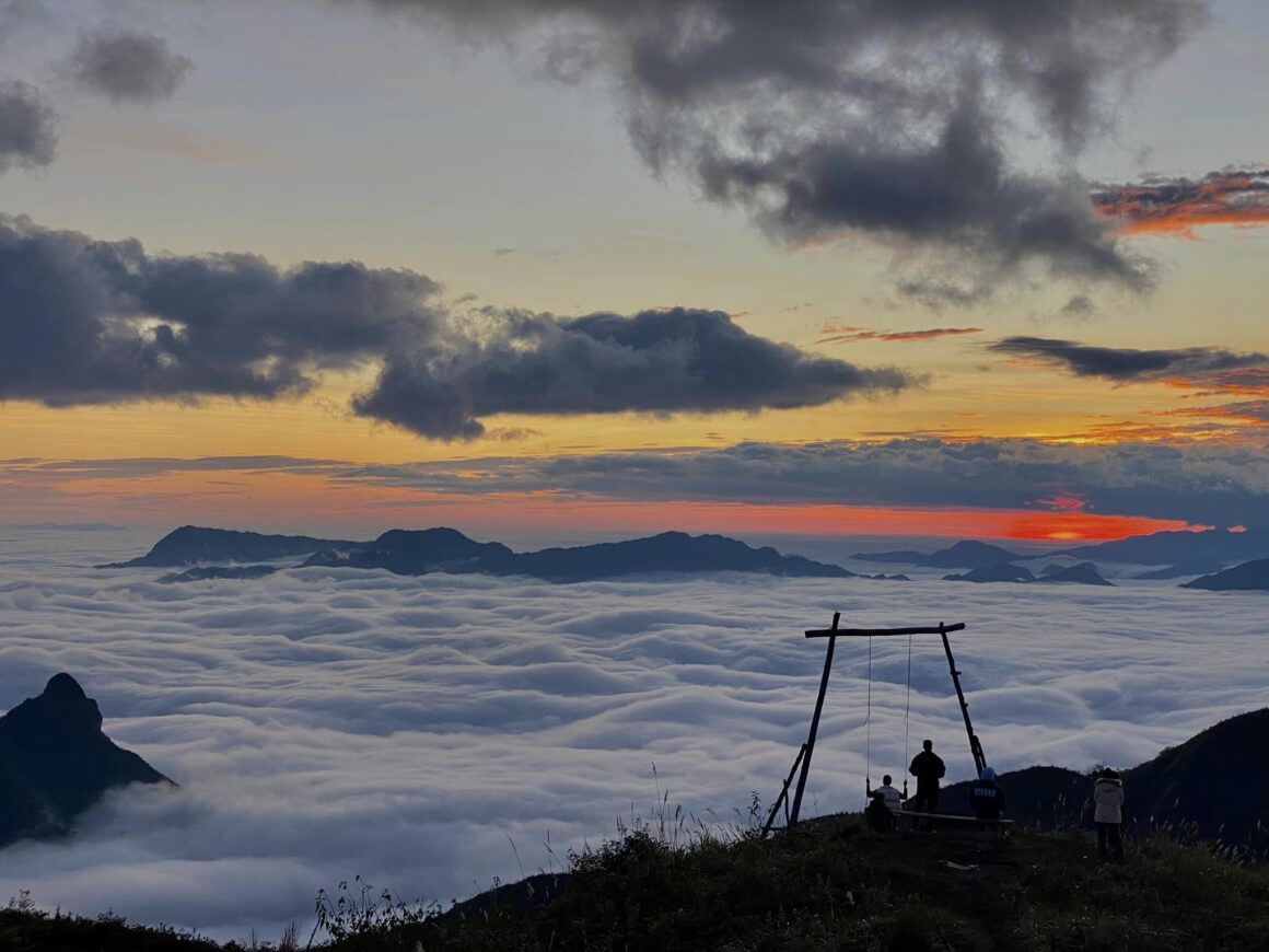 Vietnam Cloud Hunting: The Rise of Summit Hiking in the North
